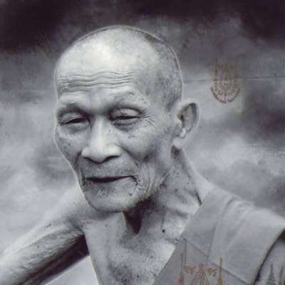 Leklai Kaew / NAGA EYE - Natural Crystal Healing Stones (BANGFAI) 龙珠石